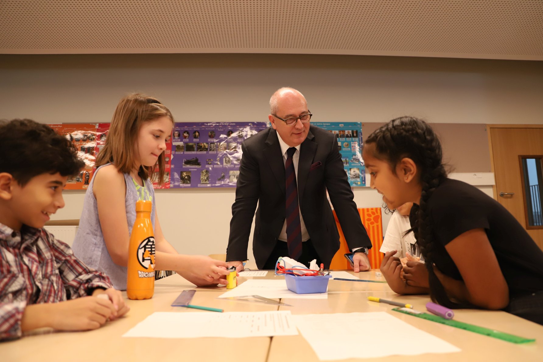 Ateliers sur les sciences à l'école Jean Simon (13e) | Académie de Paris