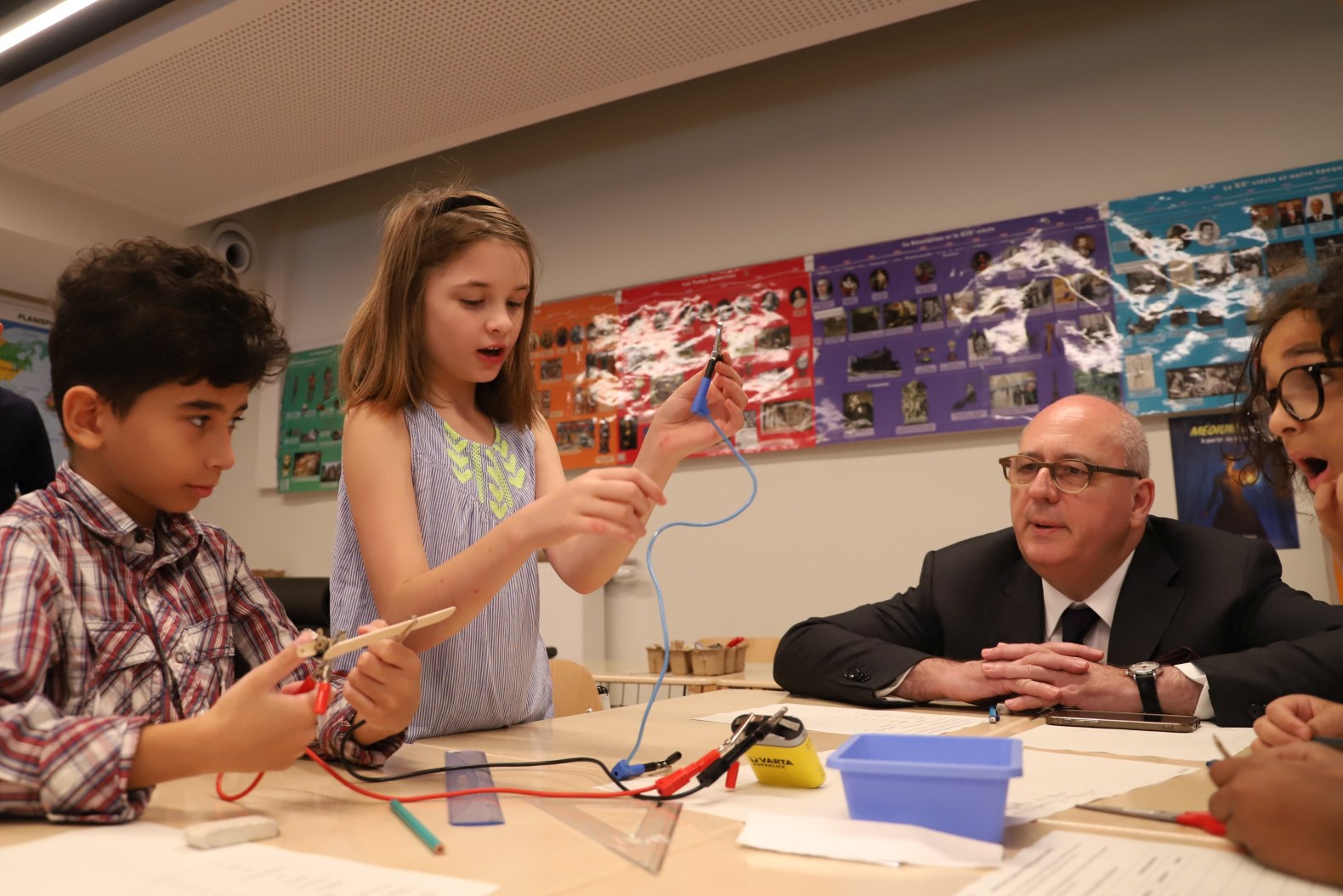 Ateliers sur les sciences à l'école Jean Simon (13e) | Académie de Paris