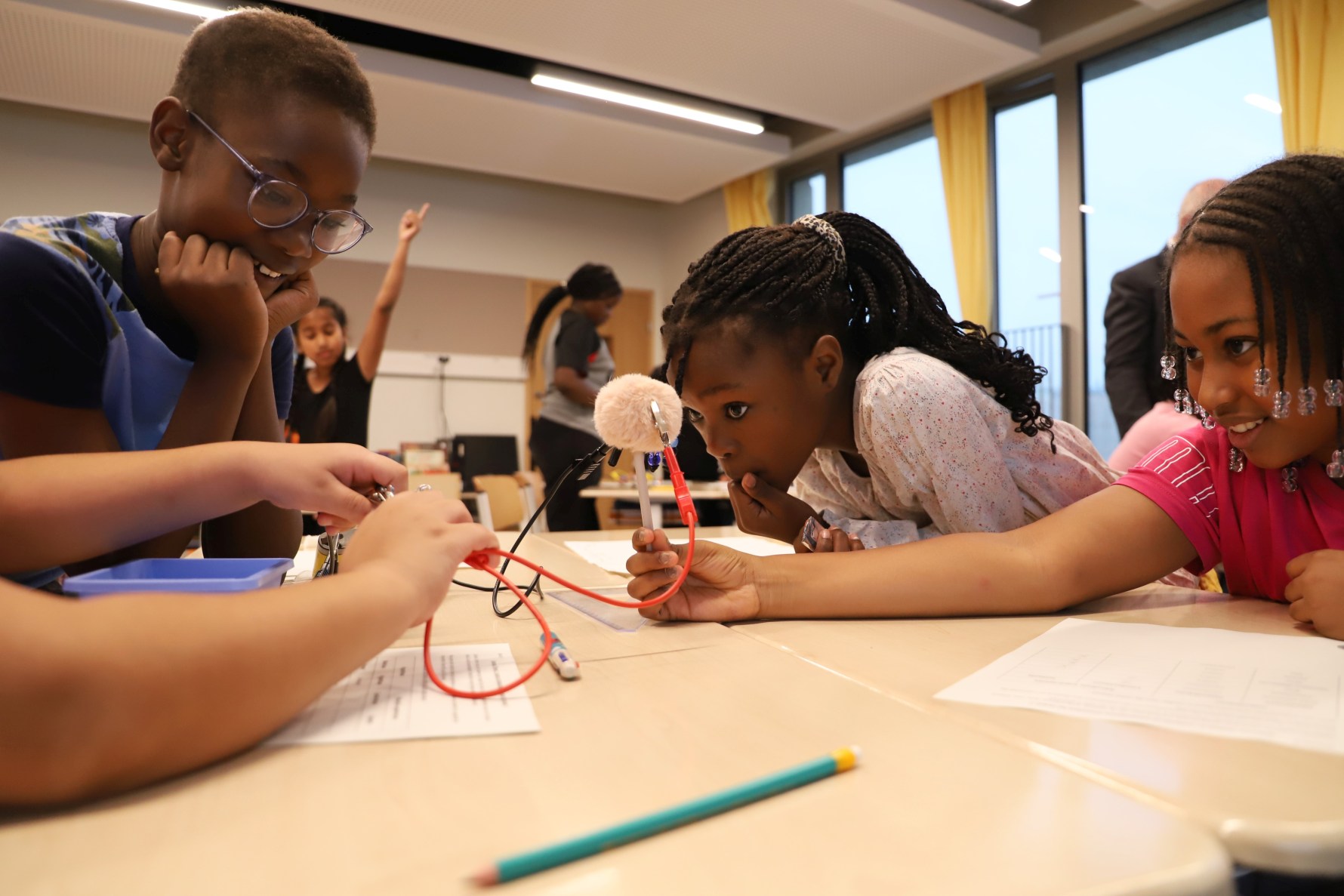 Ateliers sur les sciences à l'école Jean Simon (13e) | Académie de Paris