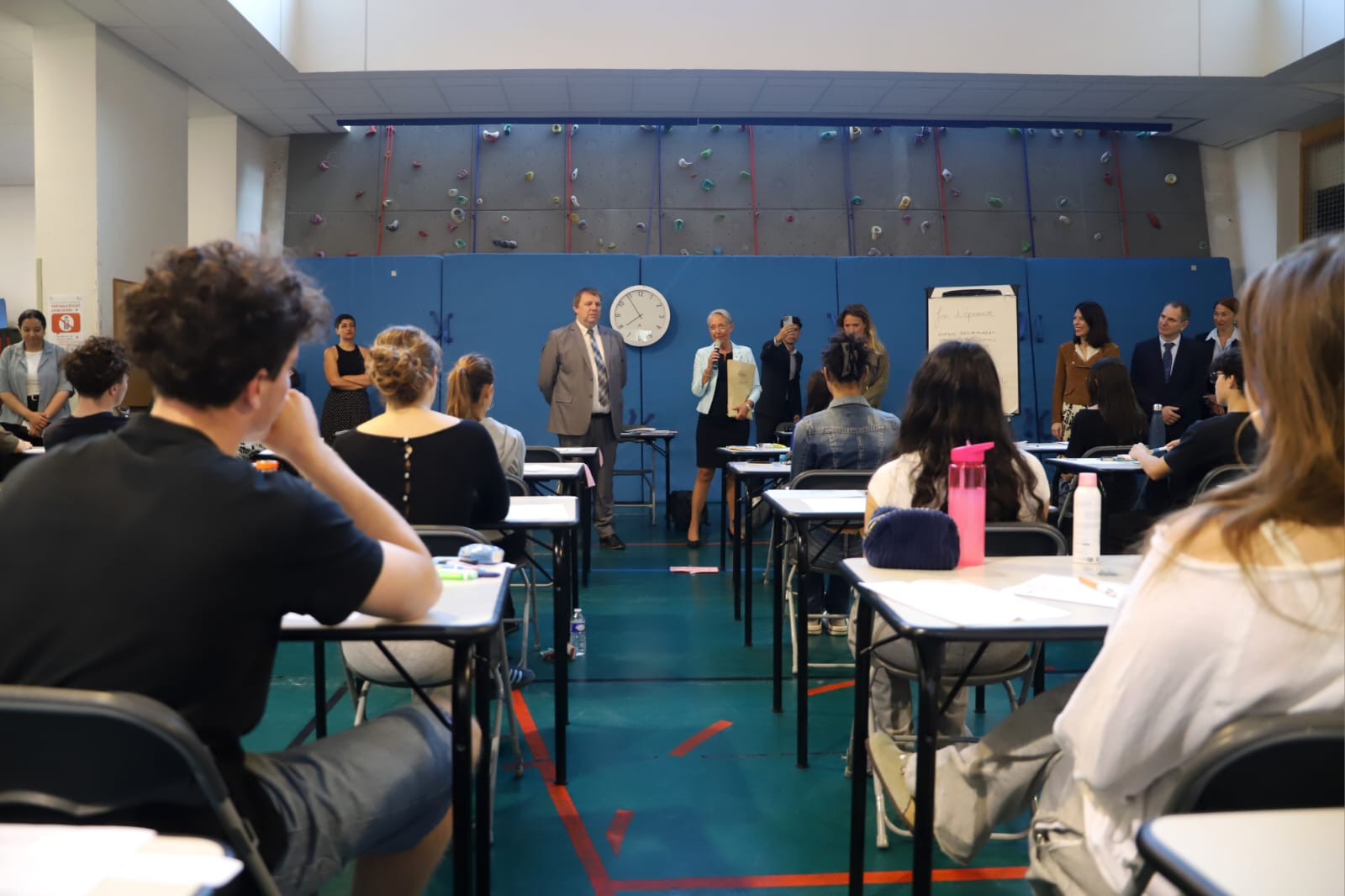 Baccalauréat 2025 : visite de la rectrice au lycée Buffon | Académie de ...